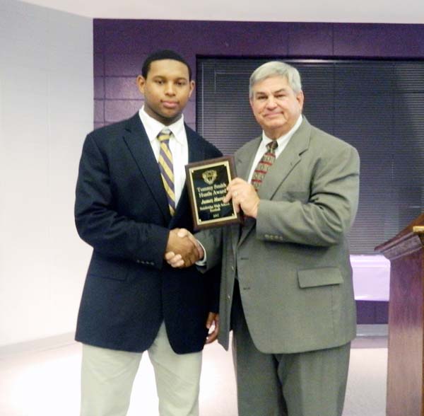 Harris wins ‘Hustle’ award at football banquet - The Post-Searchlight ...