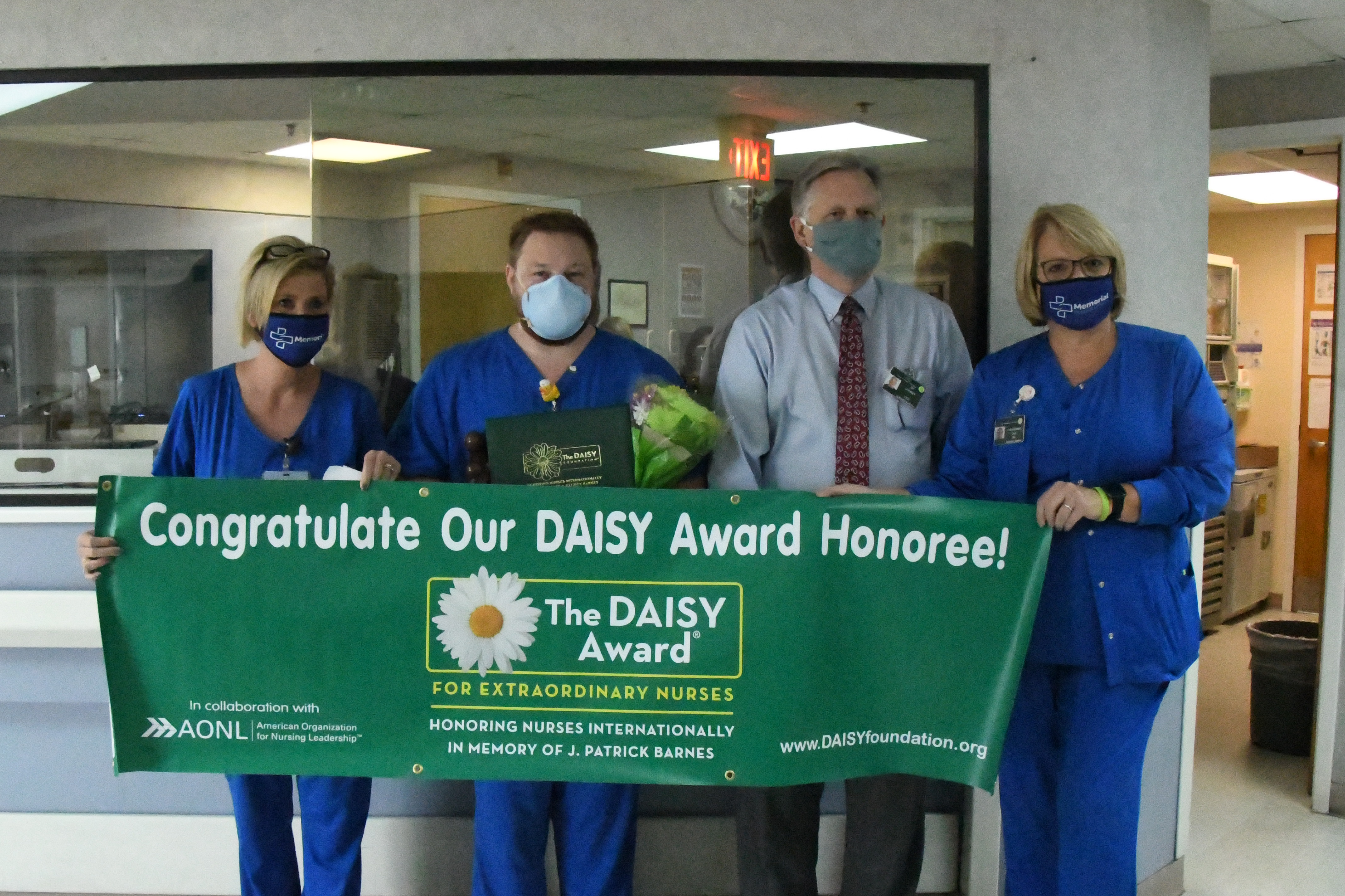 Memorial Hospital ER nurse wins Daisy Award, celebrated by staff - The ...